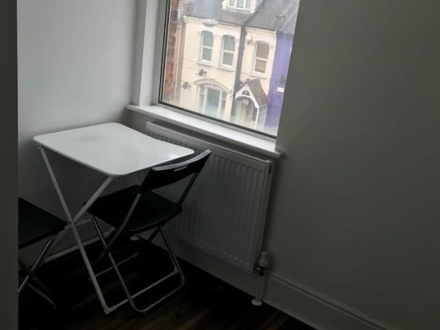 Room in a Shared Flat, Chamberlayne Road, NW10