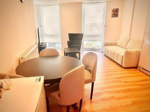 Room in a Shared Flat, Cherry Orchard Road, CR0