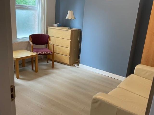 Room in a Shared Flat, Chewton Road, E17
