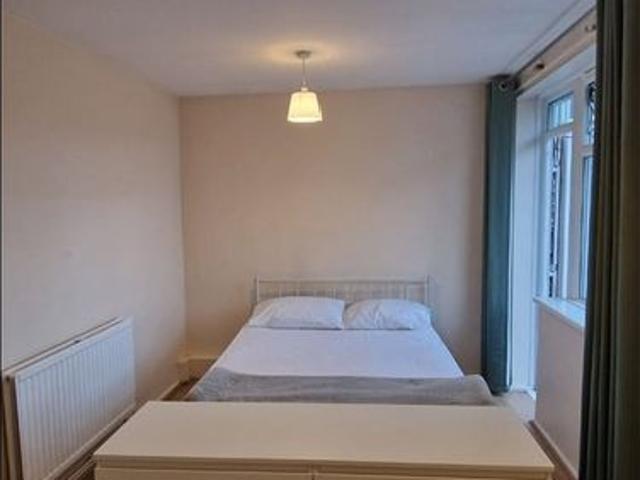 Room in a Shared Flat, Chipka St, E14