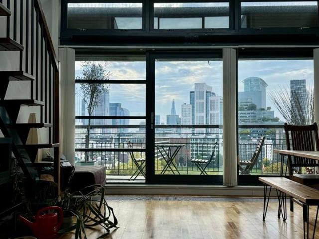 Room in a Shared Flat, City Road, EC1Y