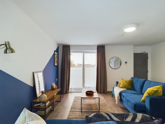Room in a Shared Flat, Clint Road West, L7