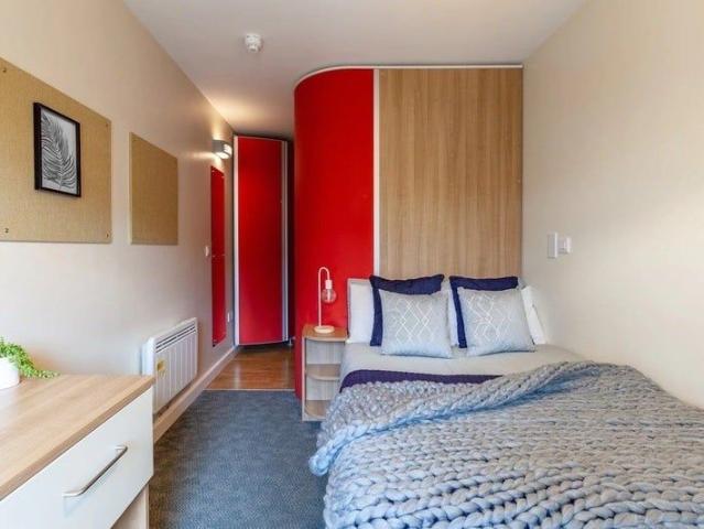 Room in a Shared Flat, Crown Place, RG1