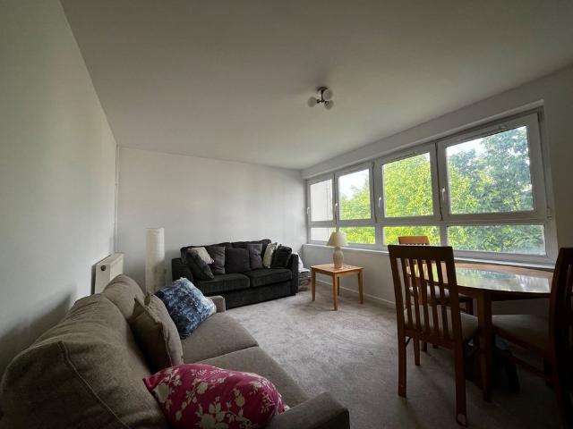 Room in a Shared Flat, Culvert Road, SW11