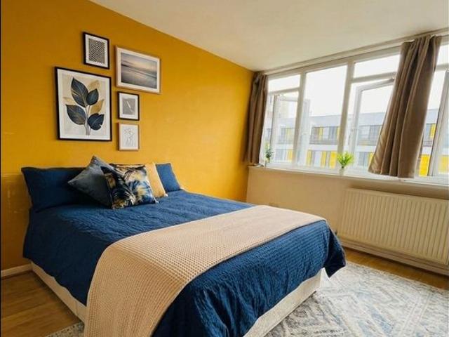 Room in a Shared Flat, Amazing Doube Room In Battersea/Wand, SW8