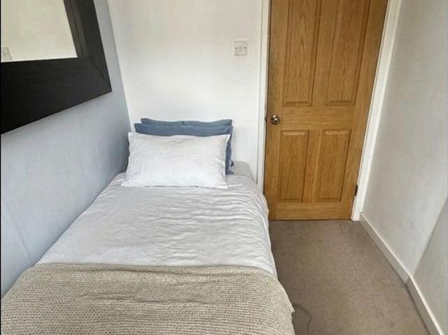 Room in a Shared Flat, Amazing Room In South Kensington/Che, SW3