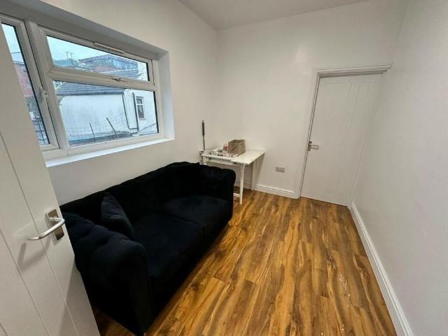 Room in a Shared Flat, Alfreton Road, NG7