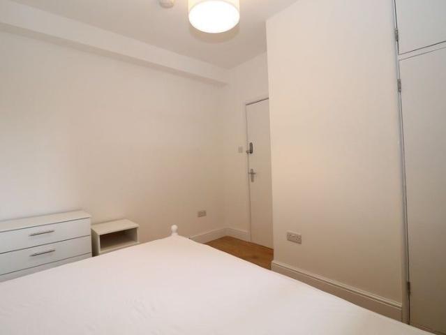 Room in a Shared Flat, Arden House, N1