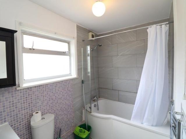 Room in a Shared Flat, Ariel Way, W12