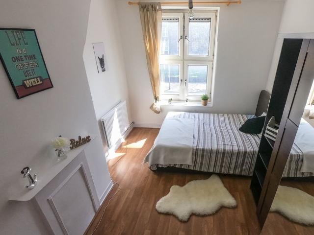 Room in a Shared Flat, Aston House, SW8