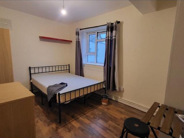Room in a Shared Flat, Ashcombe House, E3