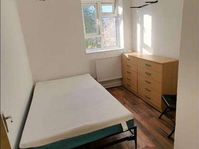 Room in a Shared Flat, Ashcombe House, E3