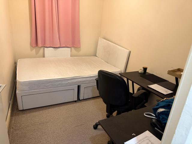 Room in a shared flat available as soon as possible