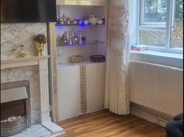 Room in a Shared Flat, Bazeley House, SE1