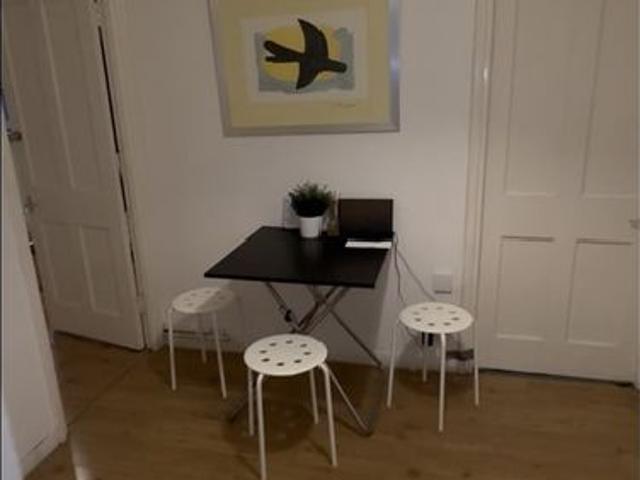 Room in a Shared Flat, Becklow Gardens, W12