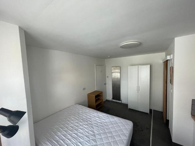 Room in a Shared Flat, Beeston, NG9