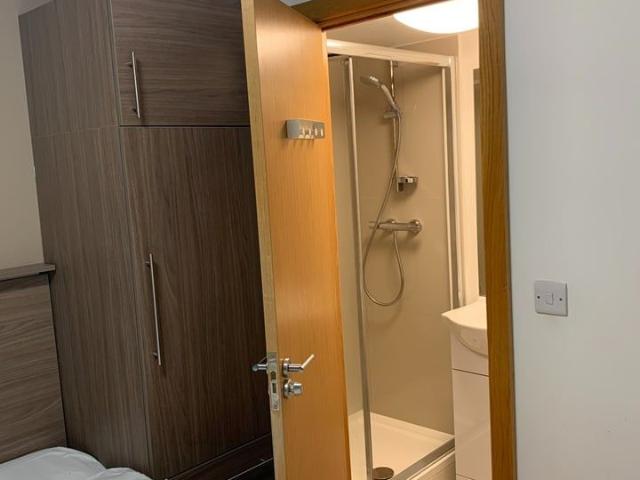Room in a Shared Flat, Blackshaw Road, SW17