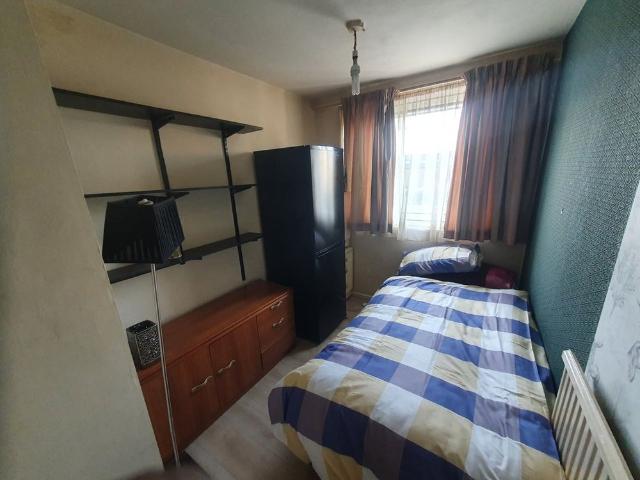 Room in a Shared Flat, Brentford, TW8