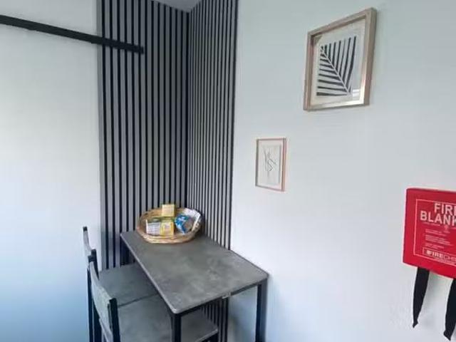 Room in a Shared Flat, Bridge Road, GU15