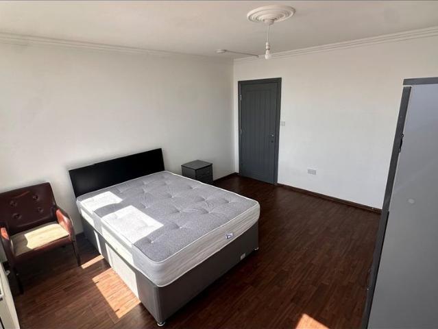 Room in a Shared Flat, Bute St, LU1