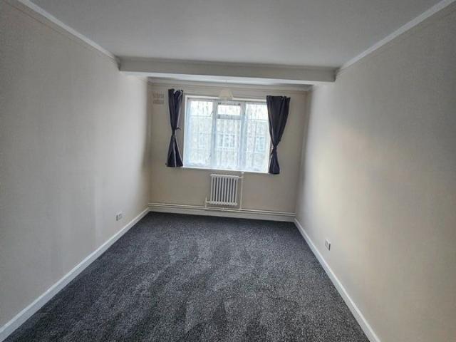 Room in a Shared Flat, Byron Road, HA1