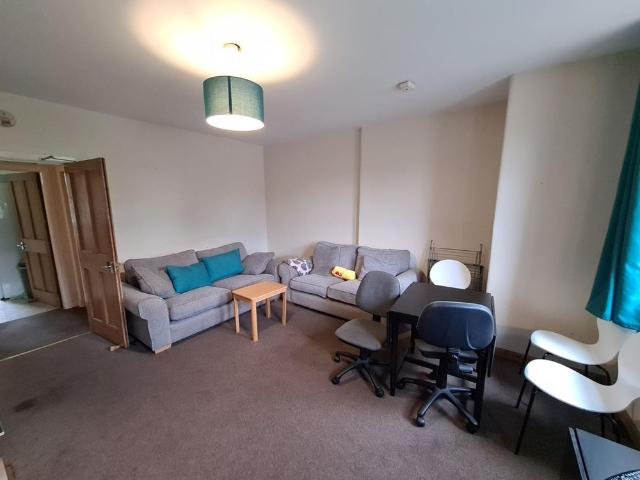 Room in a Shared Flat, Gorgie Road, EH11