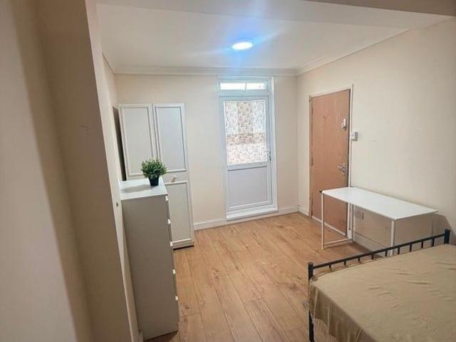 Room in a Shared Flat, Gabrielle Close, HA9