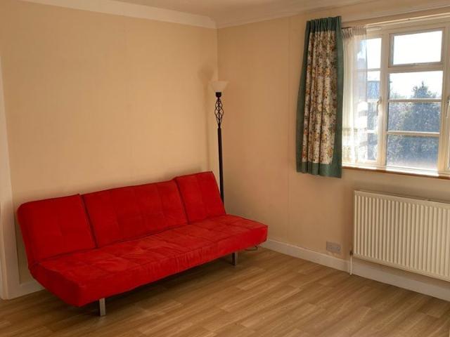 Room in a Shared Flat, Glyn Court, SW16