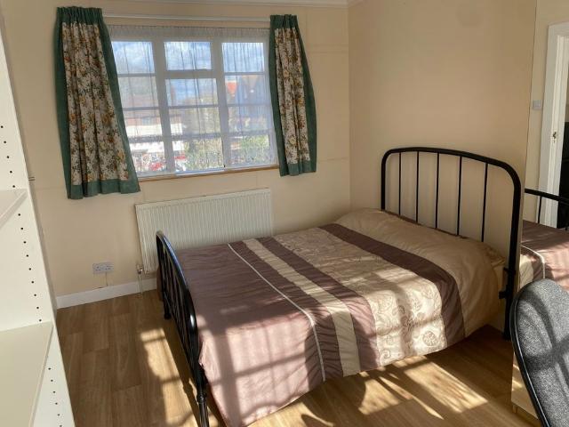 Room in a Shared Flat, Glyn Court, SW16
