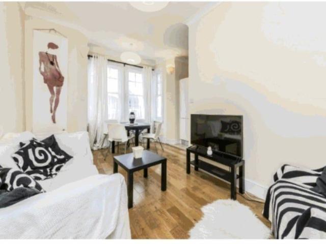 Room in a Shared Flat, Gleneldon Road, SW16