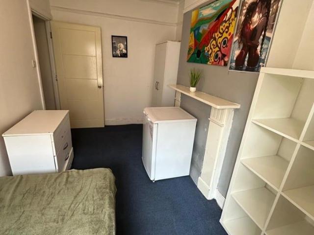 Room in a Shared Flat, Grange Road, NW10