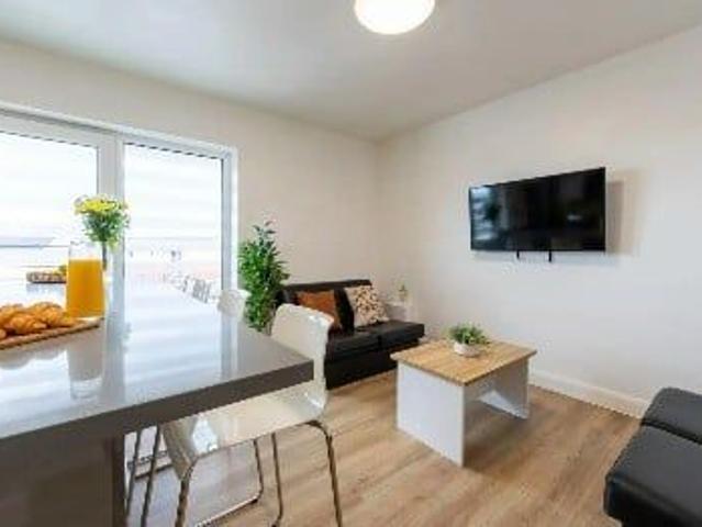 Room in a Shared Flat, Great Western St, M14