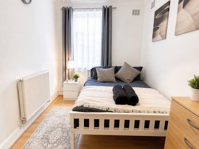 Room in a Shared Flat, Greatorex House, E1