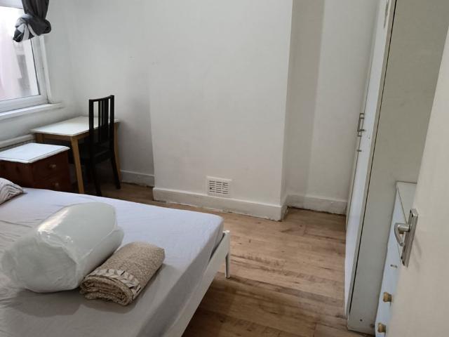 Room in a Shared Flat, Green Street, E13