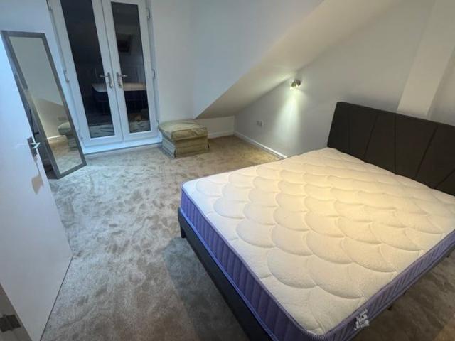 Room in a Shared Flat, Double Room, NW10