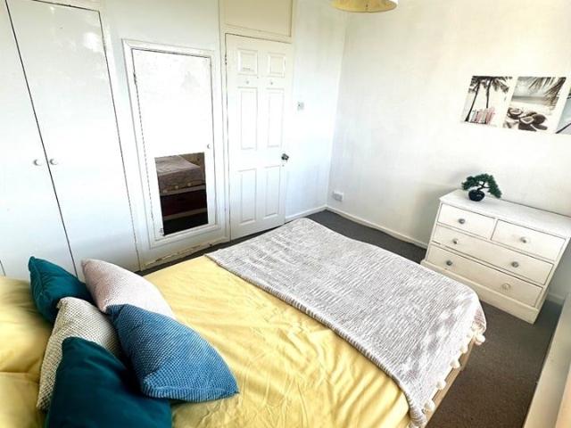 Room in a Shared Flat, Dunbridge House, SW15