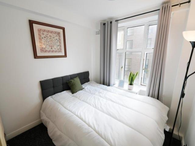 Room in a Shared Flat, Edgware Road, W2