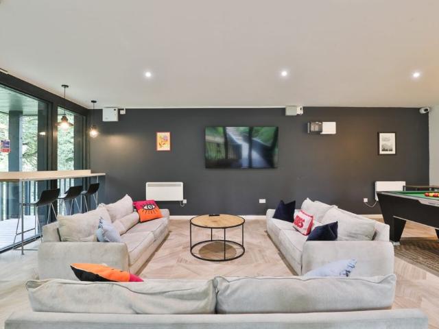 Room in a Shared Flat, Elvetham Road, B15