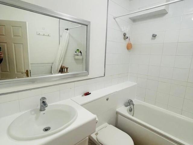 Room in a Shared Flat, Eleanor Close, SE16