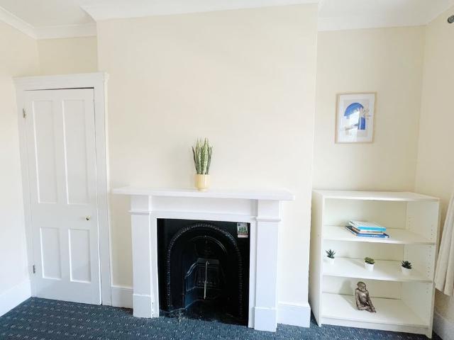 Room in a Shared Flat, Evelyn Street, SE8