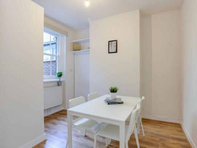 Room in a Shared Flat, Eyot Gardens, W6