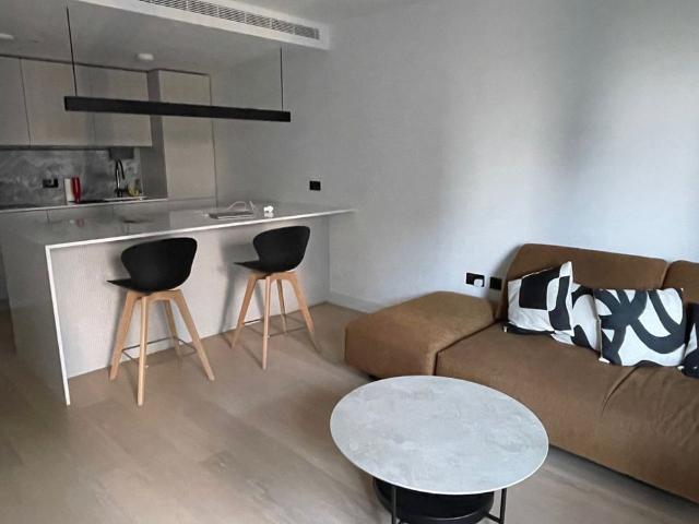 Room in a Shared Flat, Fountain Park Way, W12