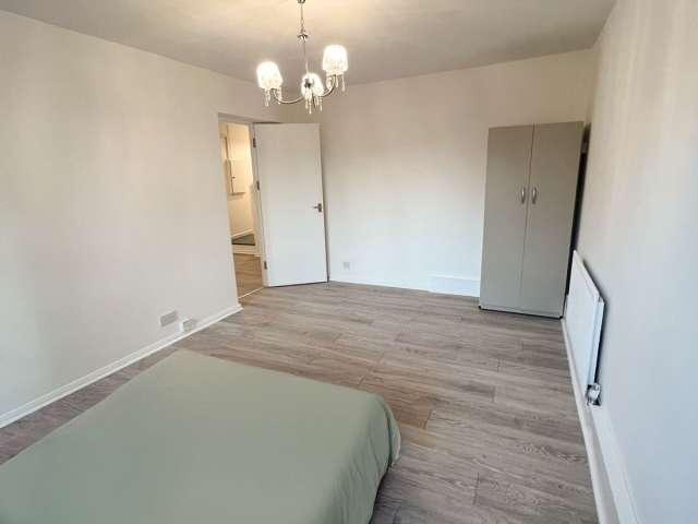 Room in a shared flat for rent in Notting Barns, London