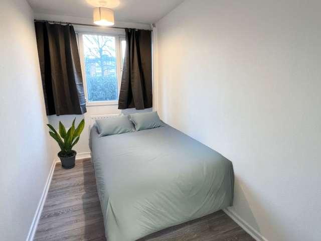 Room in a shared flat for rent in Notting Barns, London