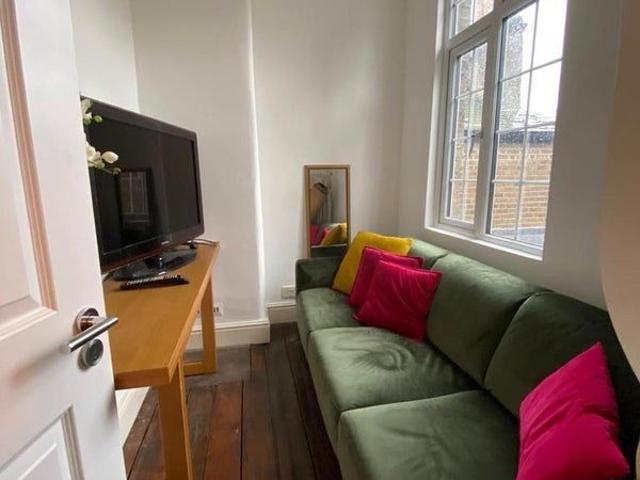 Room in a Shared Flat, Kelfield Gardens, W10