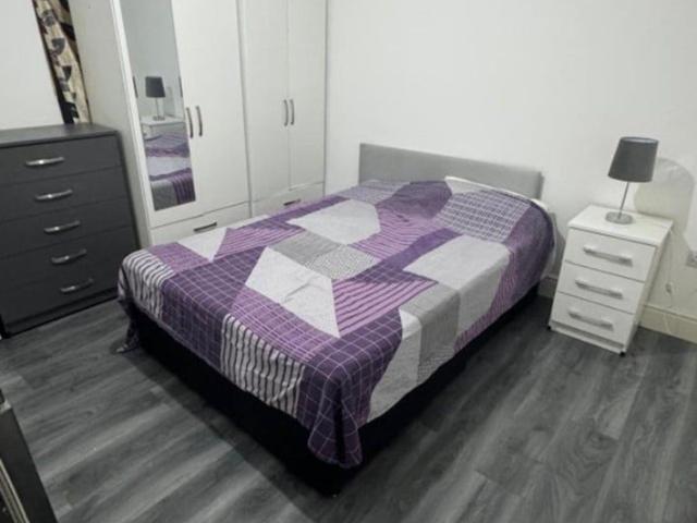 Room in a Shared Flat, Kenley Gardens, CR7
