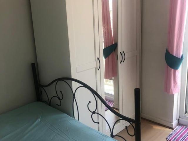 Room in a Shared Flat, Howcroft House, E3