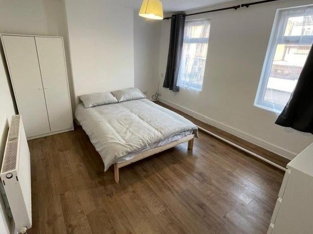 Room in a Shared Flat, Hoe St, E17
