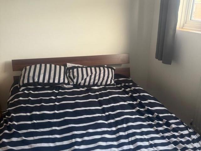 Room in a Shared Flat, Hayward Court, SW4