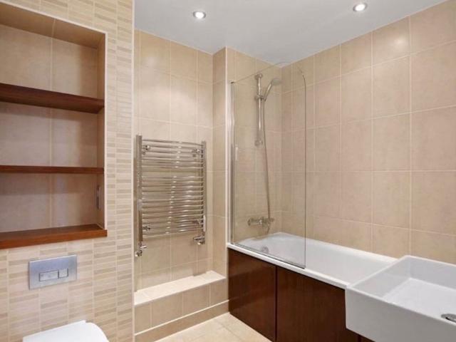 Room in a Shared Flat, Halo, E15